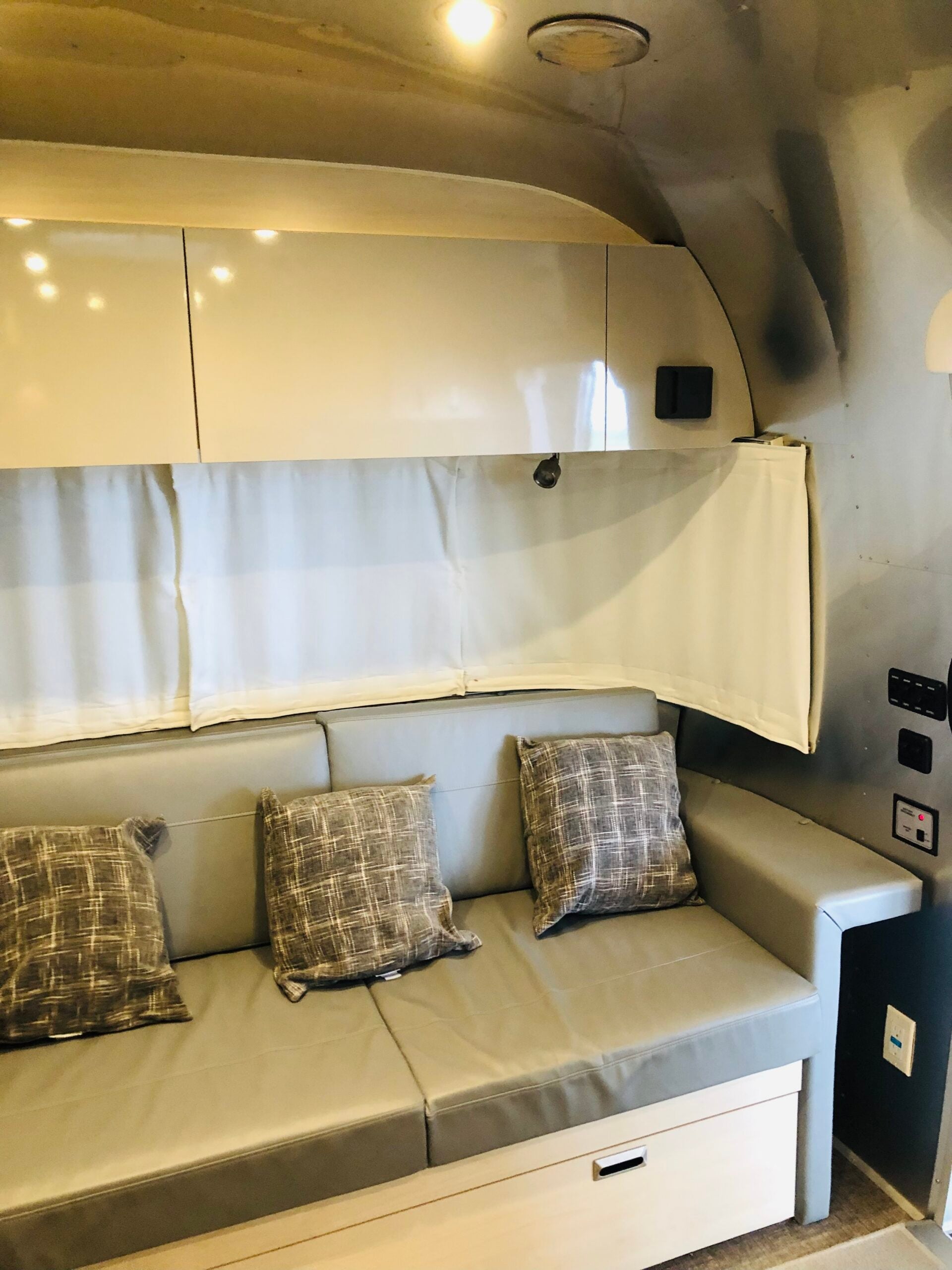 2021 Airstream Flying Cloud 28’ Rear Twin | Villages-News.com | Classifieds